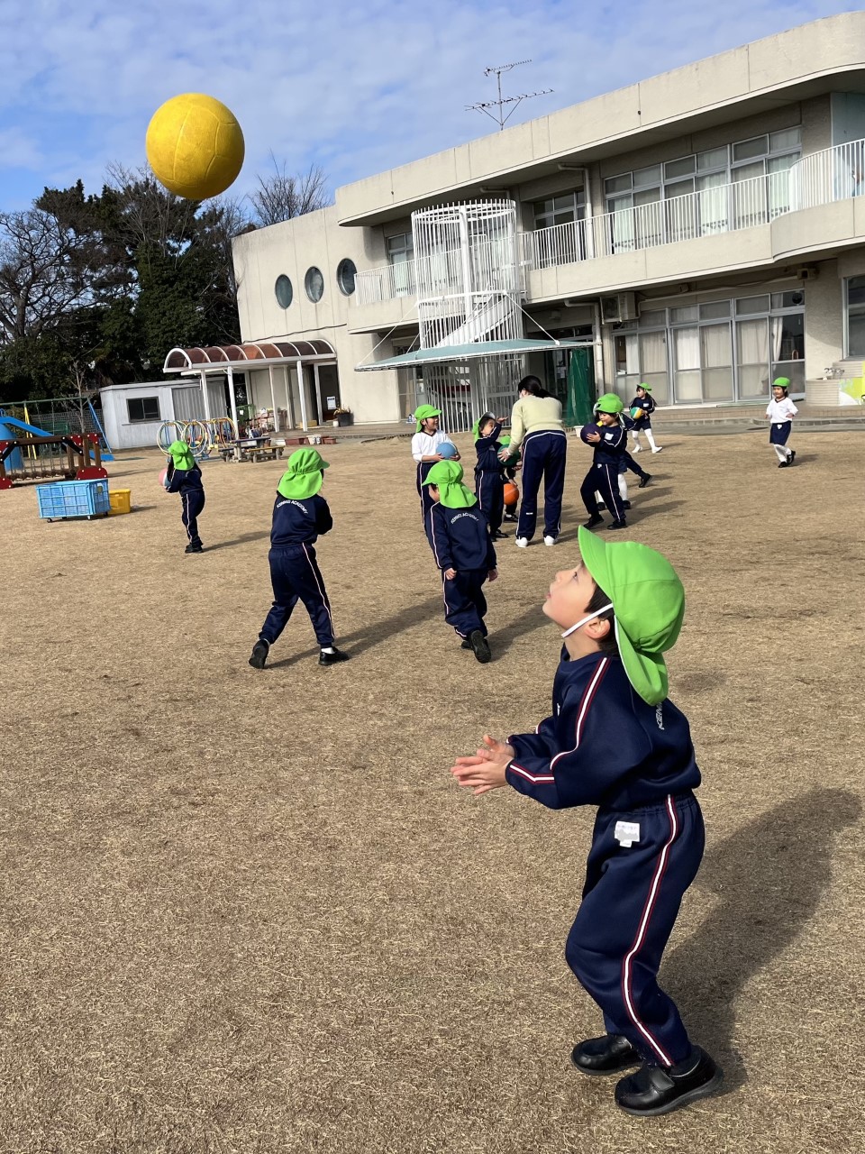 年中組 体操 音楽 | 賢明学院幼稚園 | 学校法人 賢明学院