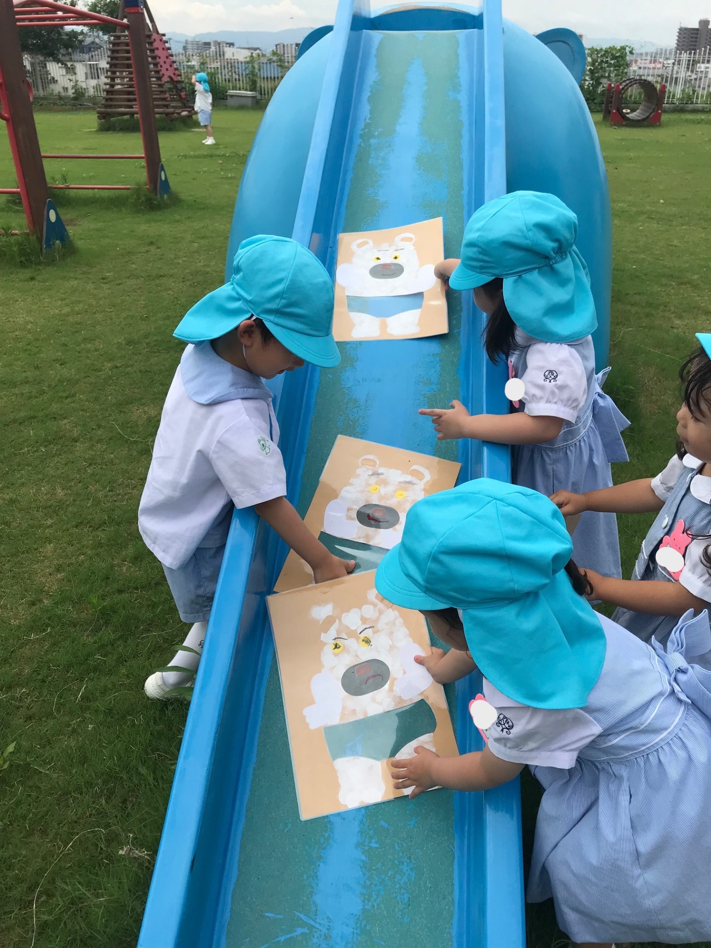 年少組 絵画『しろくまのパンツ』 | 賢明学院幼稚園 | 学校法人 賢明学院